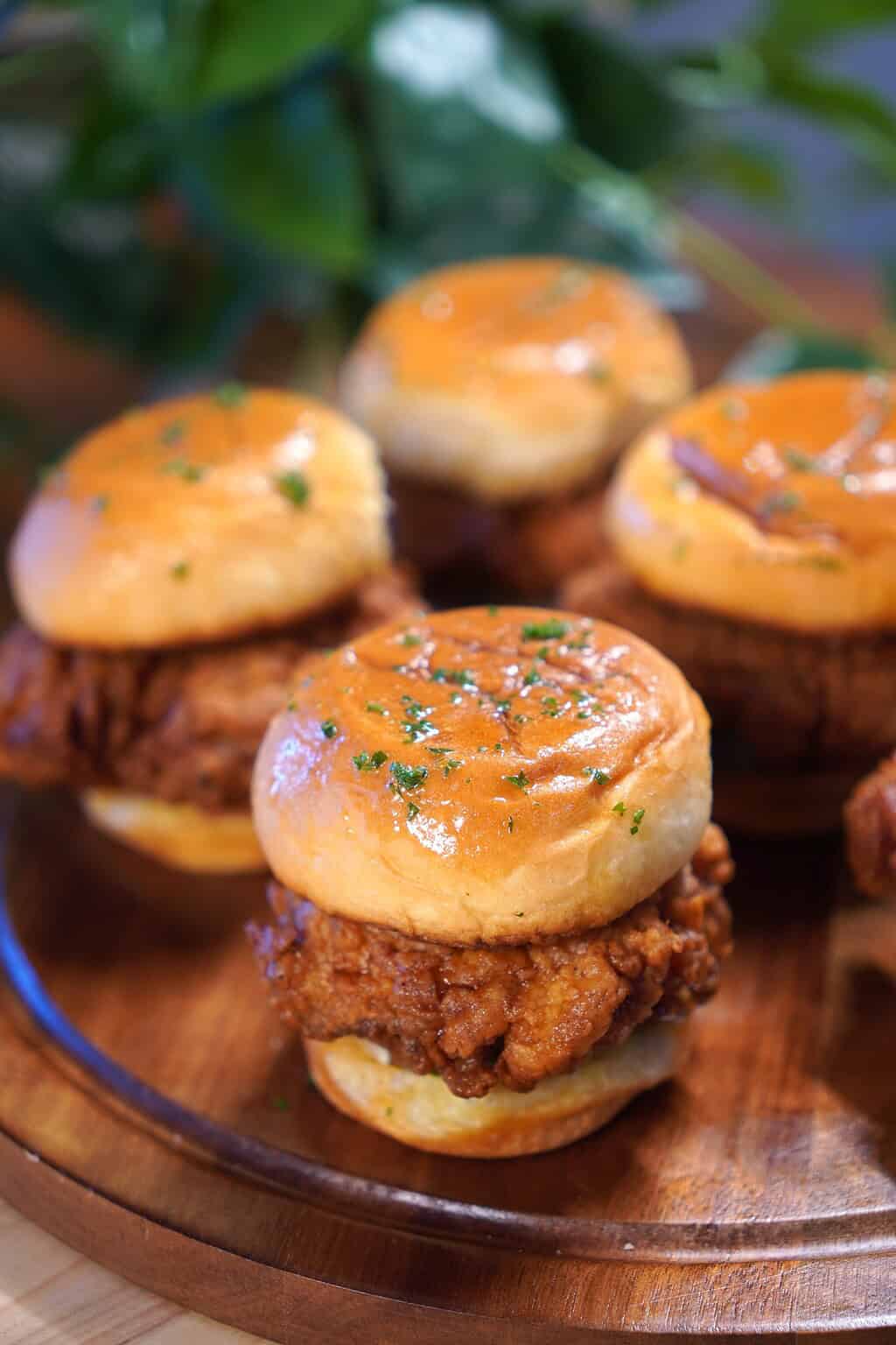 Hot Honey Chicken Sliders - Wikisizzle